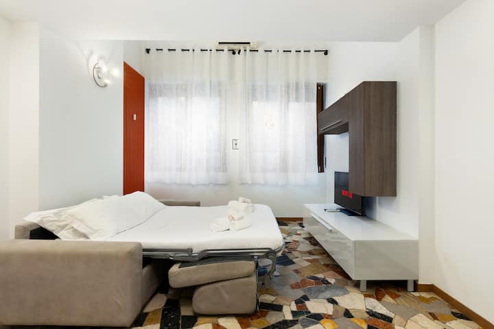 The Smart Stay – 6 Pax + Private Parking - Milán
