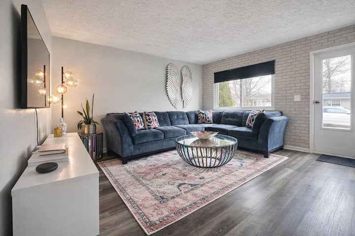 Comfortable Stylish 3 Bed Near Royal Oak - Warren, MI