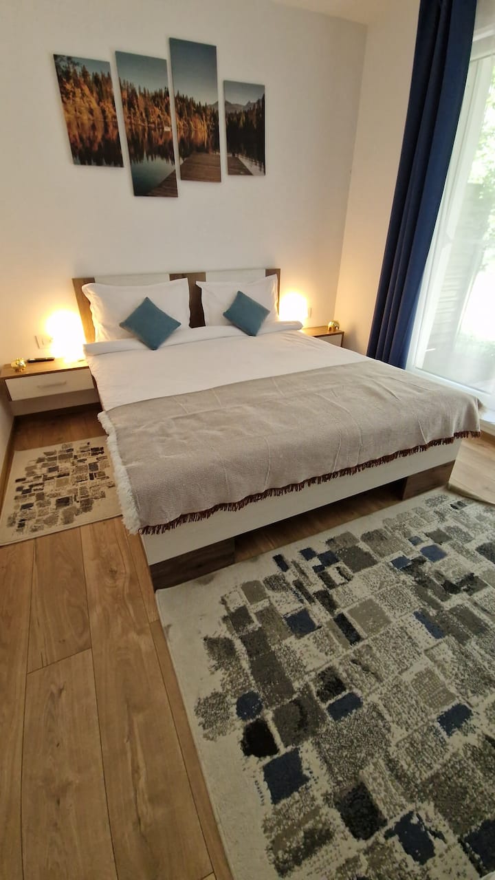 Ap Calas, No.2 2b, Free Parking - Holbav