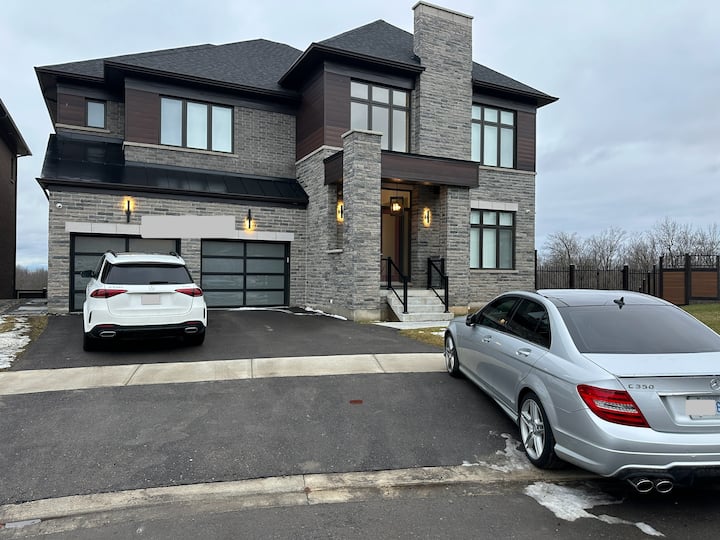 Apt On Ravine, Pond, Central, Airport, Shopping - Brampton
