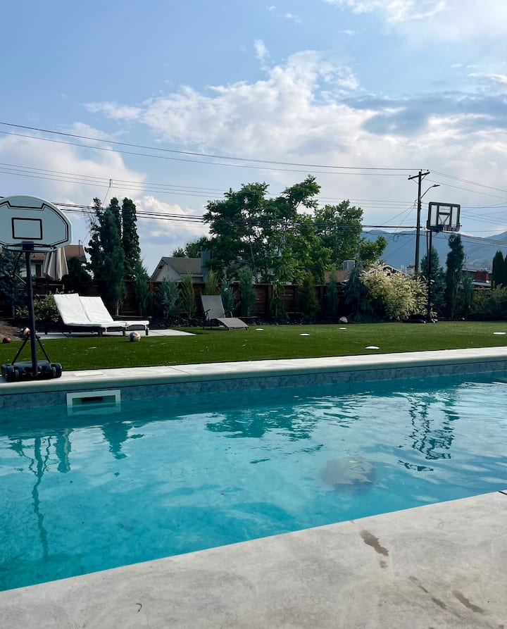 Poolside Oasis - Penticton