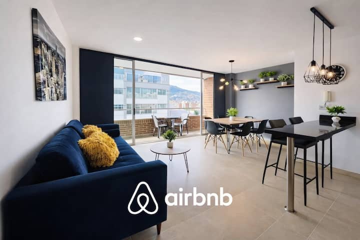 Top Floor City View Apt With Perfect Location - Medellín