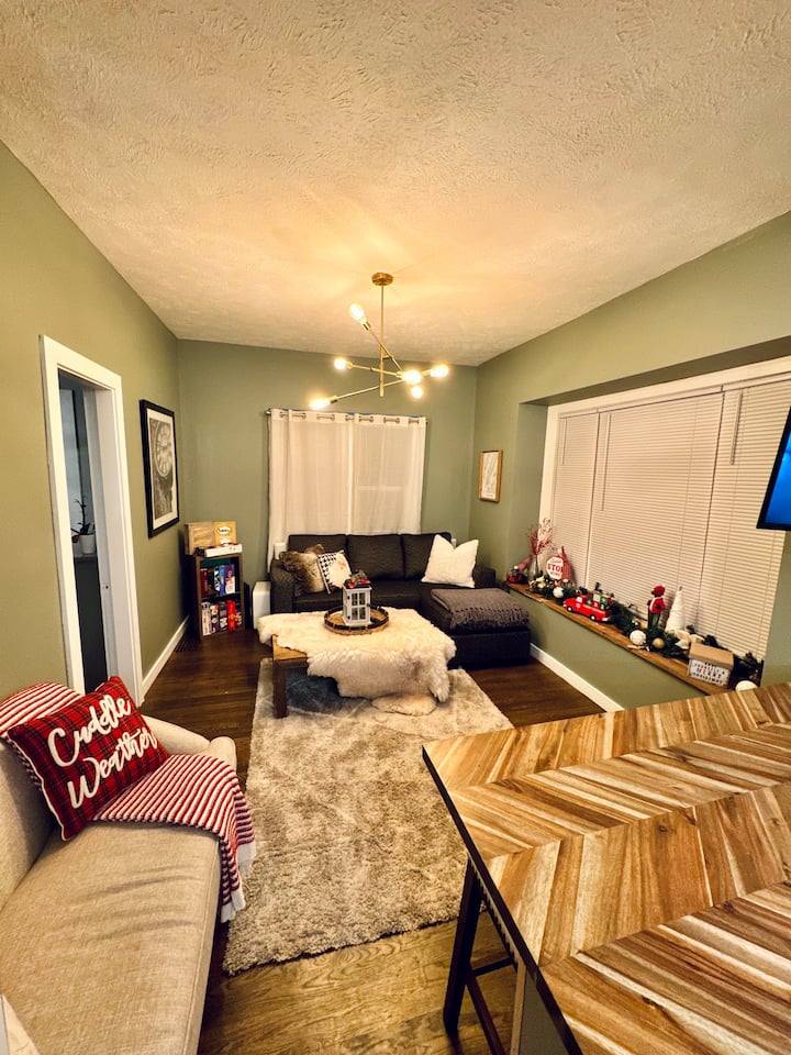 Cozy Home Near Downtown Gr - Grand Rapids, MI