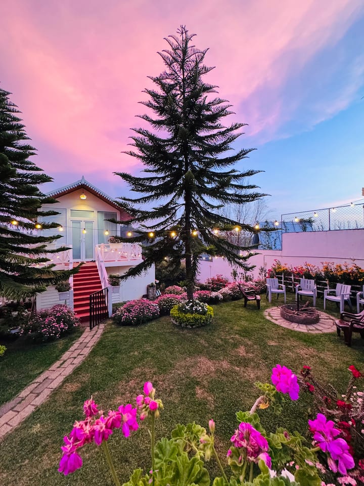 Charming Cottage At Rosen Heime - Ooty