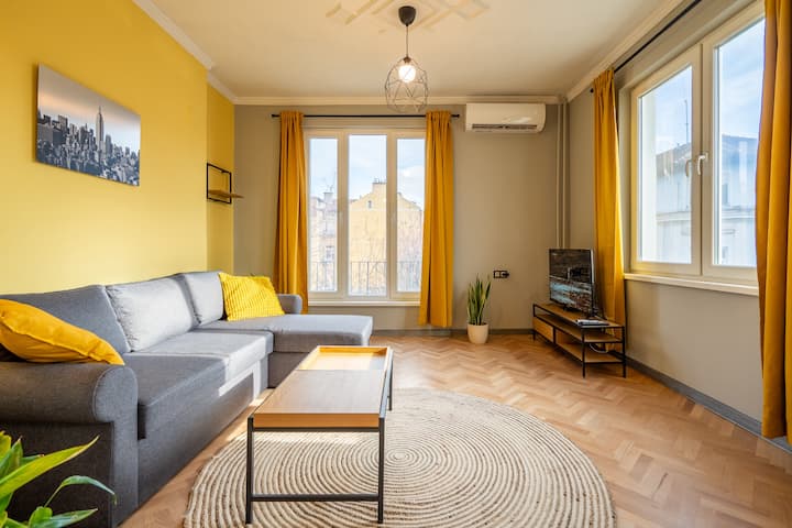 Golden Glow Residence 𖤓 - Sofia
