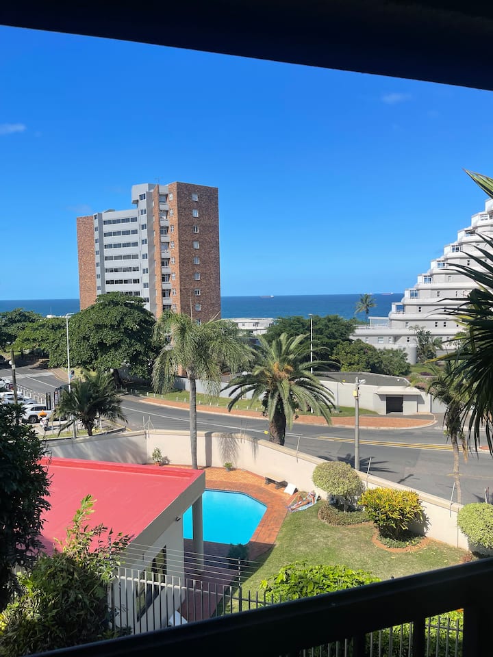 Umhlanga Apmt * 2 Mins From Beach * Pool - Umhlanga
