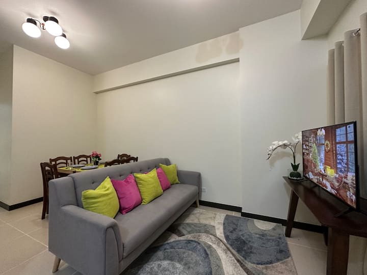 Cozy Condo W/ Pool View | Wifi & Netflix - Marikina