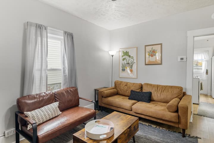 Casa Verde: Charming Retreat - Council Bluffs, IA