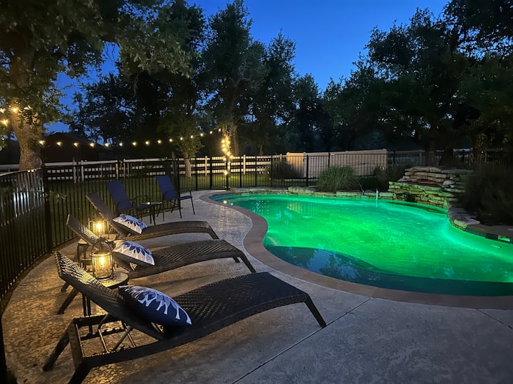 Hill Country Retreat- Pool Spa On 55 Acres - Dripping Springs, TX