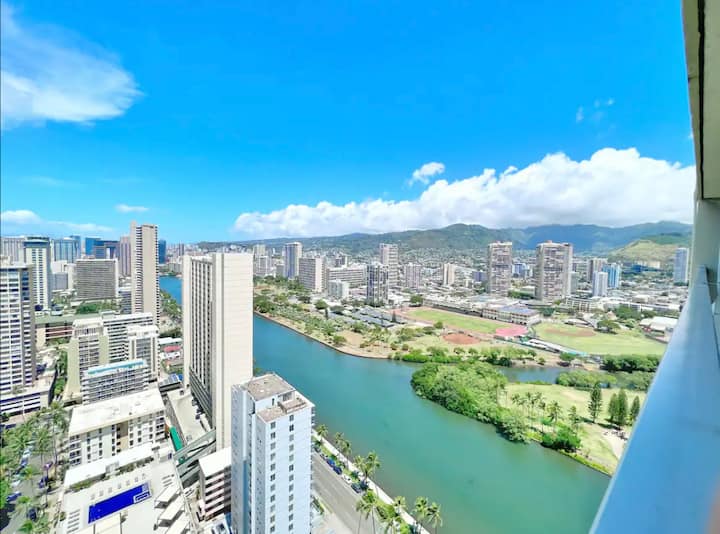2b1b Waikiki Beautiful View 1 Free Parking Stall - Maunalua Bay Beach, HI