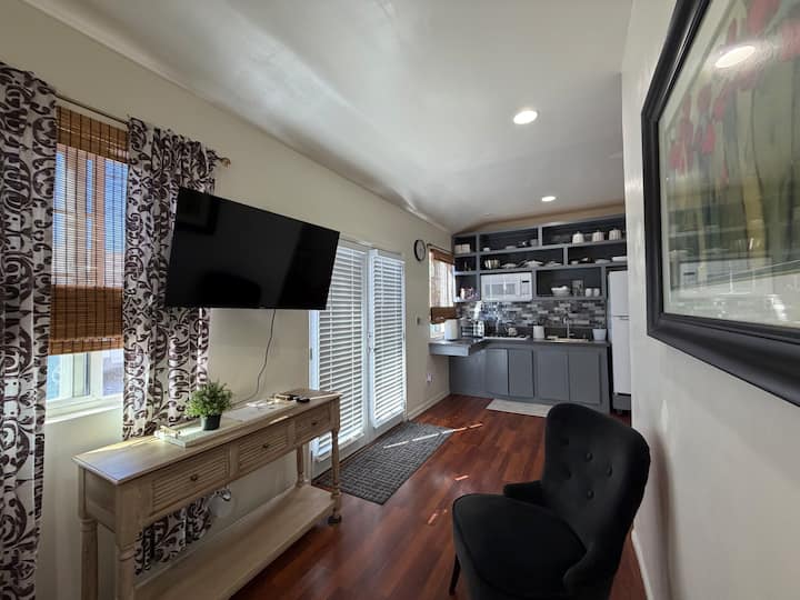 Cozy Guesthouse - Hawthorne