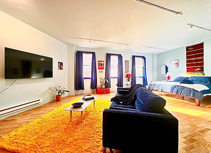 Blue Velvet Hideaway Suite/ King Bed - Rhinebeck, NY
