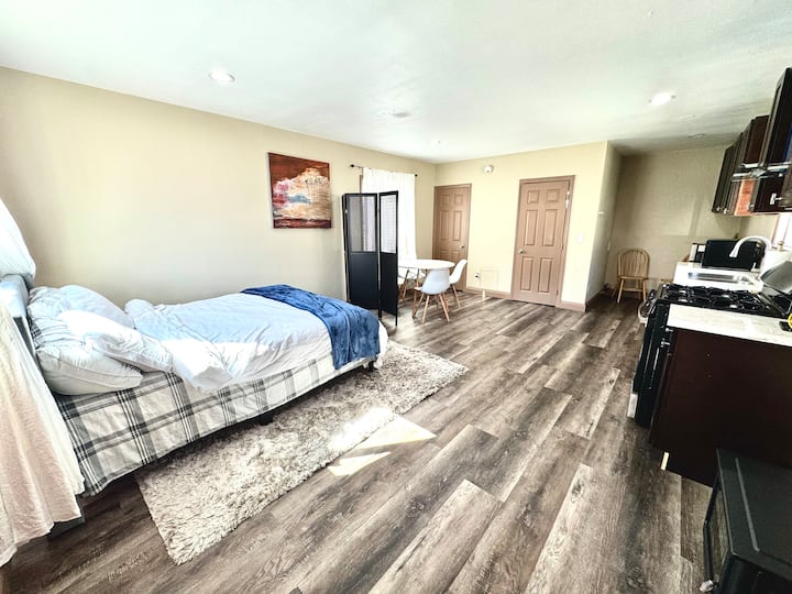 Warming Studio Room Near Disney! -