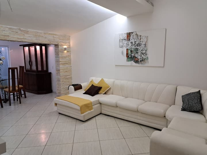 Casa Familiar Condomínio Fechado - Angra dos Reis