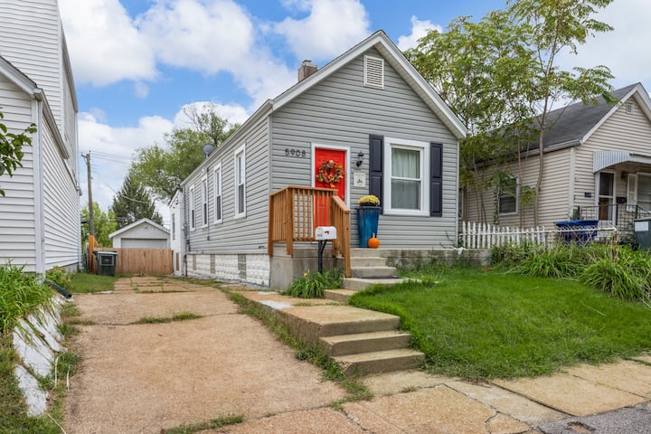 Private 2 Bedroom 1 Bath House - St. Louis, MO