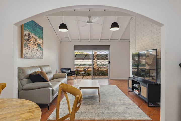 Long-stay Hacienda With 2 Patios - Perth