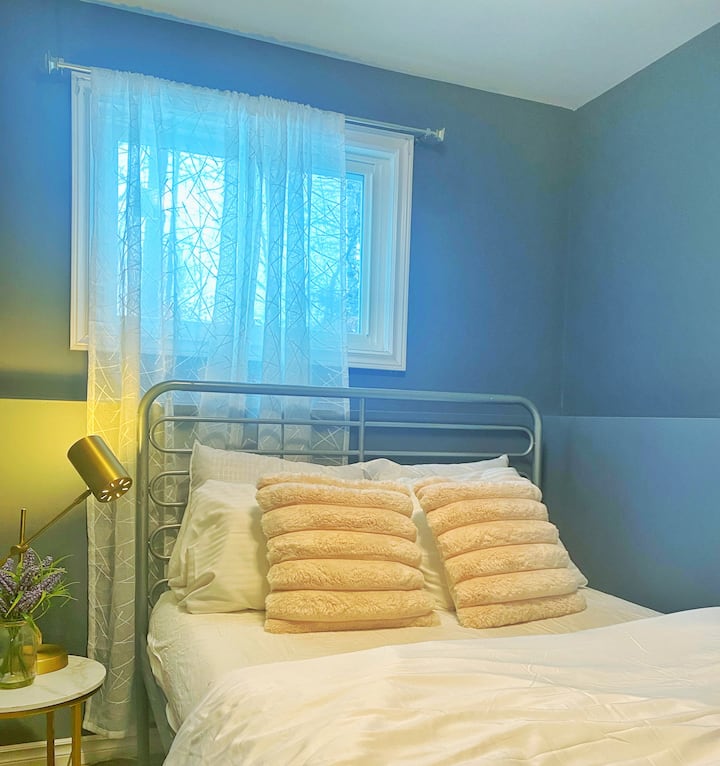 The Affordable Private Barrie Apartment - Barrie