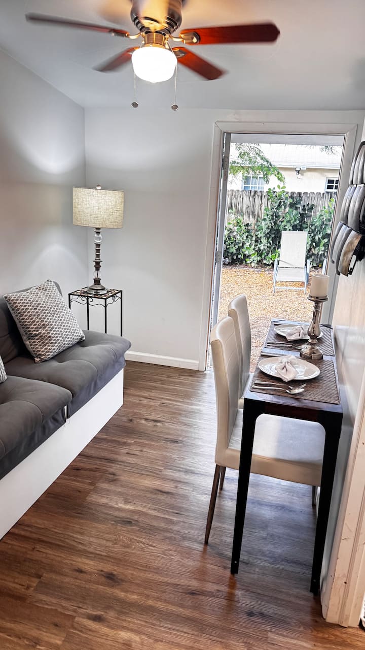 Private Beach Suite -3mi Pompano & Deerfield Beach - Pompano Beach, FL