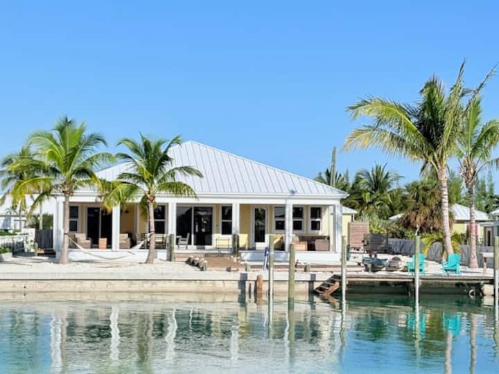 Beach And Boaters Dream W/ Dock - "Dragonfly" - The Bahamas