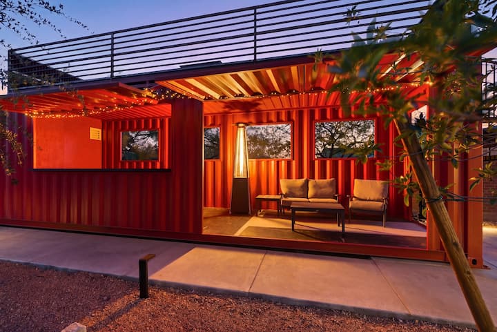 Modern Oasis: Rooftop Deck, Office, Pet-friendly - Tucson, AZ