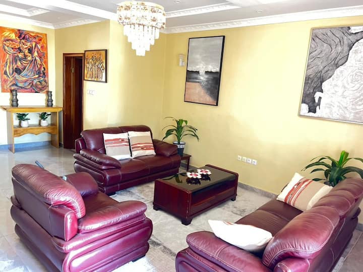 Luxueuse Villa à Louer - Righini - Kinshasa