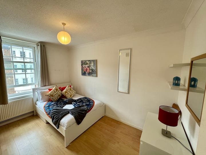 *1 Bedroom Central London ( Sleep 4 People) * - Londres