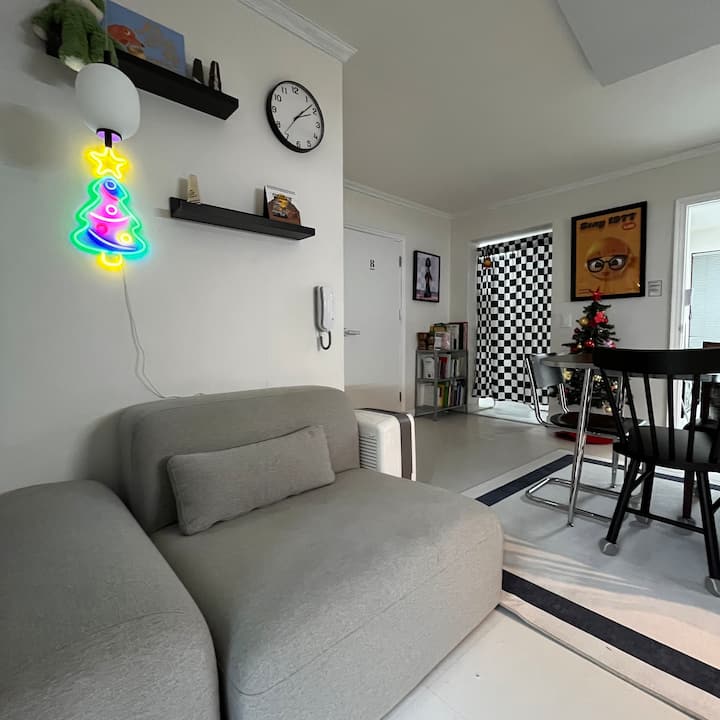 1층 평지 Super Clean 3r5b Good For Fam! 망원시장,홍대 접근성 굿 - Seoul