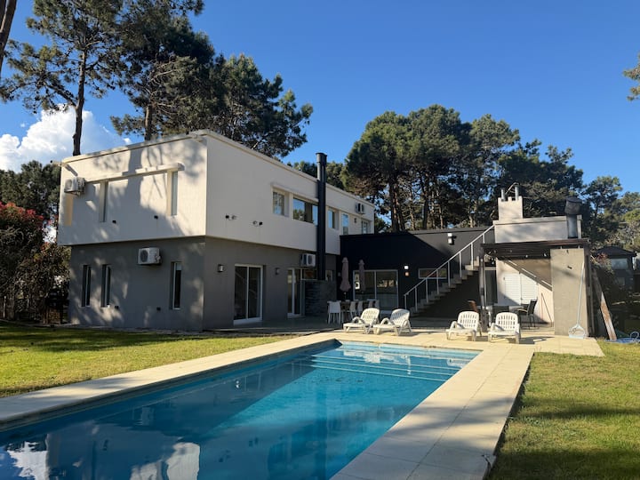 Casa En El Barrio La Herradura Con 5 Dormitorios - Pinamar