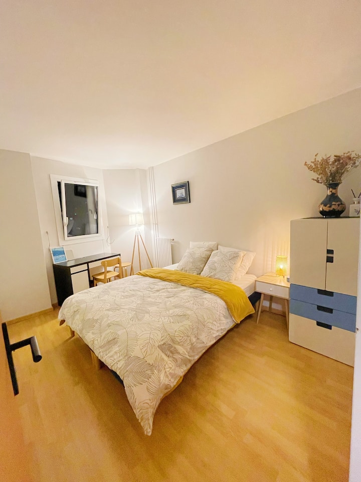 Chambre Conviviale Pour Deux - Parijs