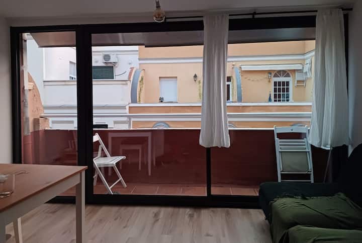 Modern Centric Apartment With Terrace - Madrid