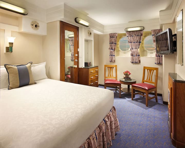 Portside Standard King At Queen Mary Hotel - Long Beach, CA