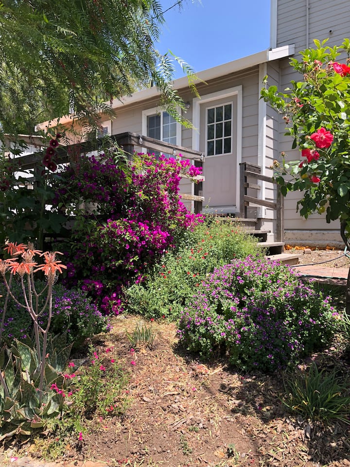 Jubilee Water Tower-cottage - Fairfield, CA