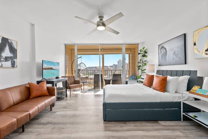 Pau Studio Three Beds Parking W/ Washer Dryer - Honolulu, HI