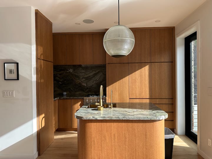 Sunny 2 Bedroom - Brooklyn, NY
