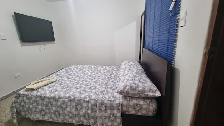 Habitación 7 Medellín Cerca Del Metroplús - 메데인