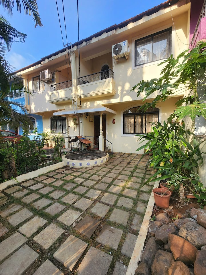 2bhk Private Villa Near Candolim - ゴア