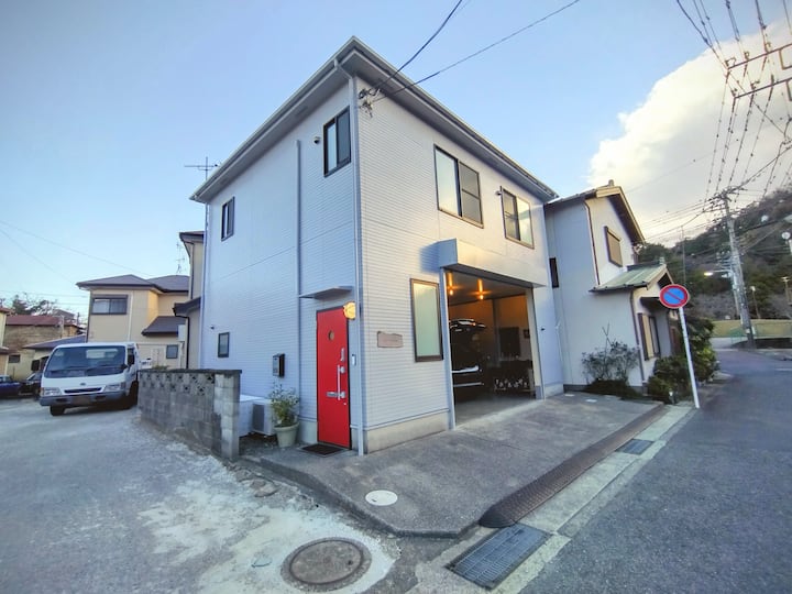 Experience The Custom Of Running Along The Coast. - Atami