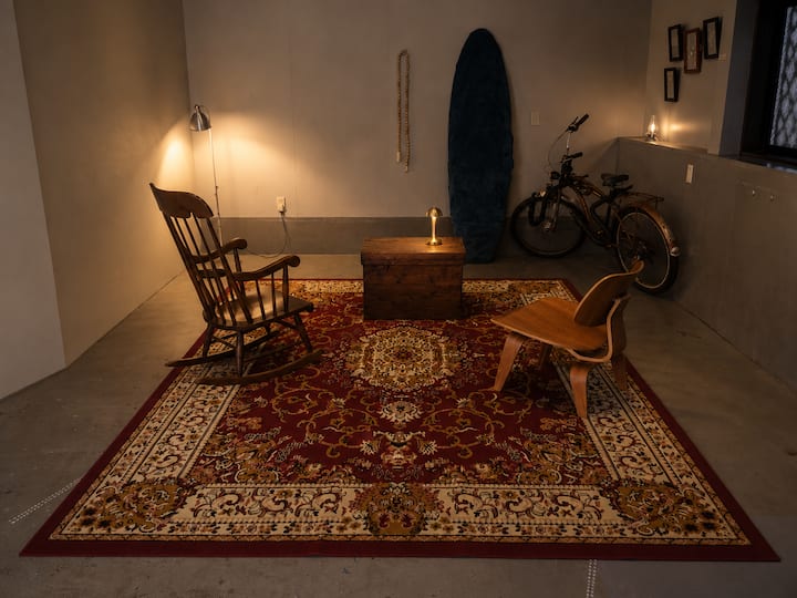 Hidden Warehouse Retreat W/ Garage Lounge - Atami