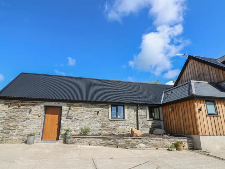 The Parlour With Ensuite, Hot Tub & Garden + Pets - Cardigan