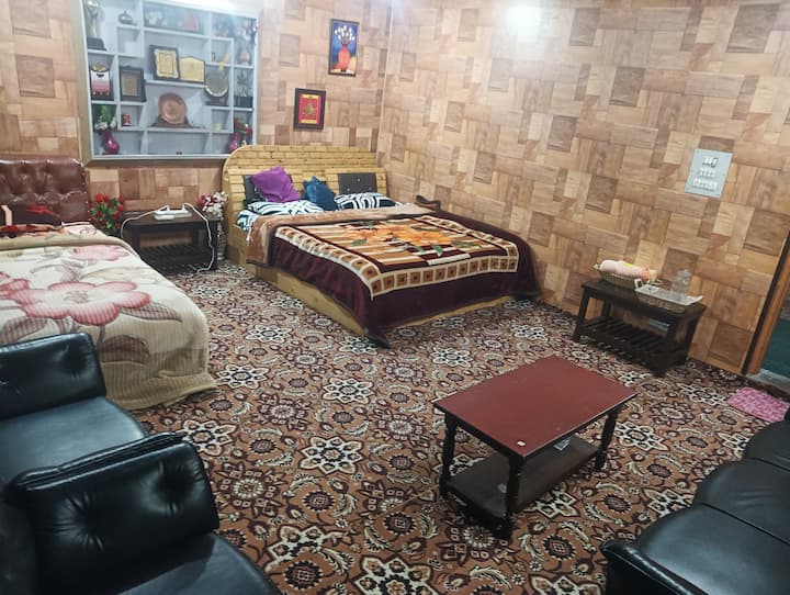 Kashbangla Homestay - Srinagar