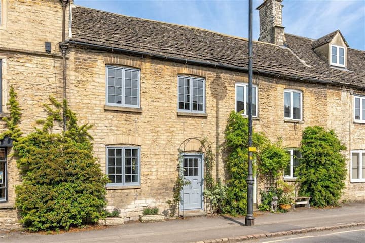 Cotswold Cottage In Tetbury - Tetbury