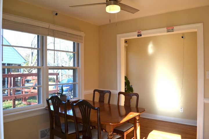 10 Minute Walk To Uva Campus & Uva Hospital Room B - Charlottesville, VA