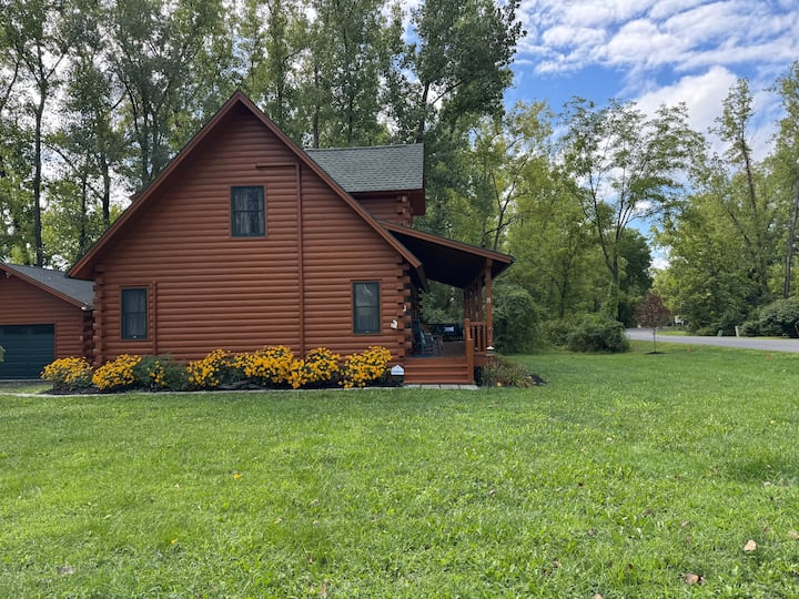 Getaway Log Cabin - Catskill, NY