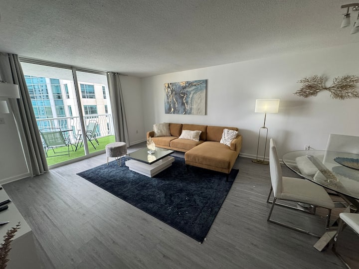 Beautiful Condo In Brickell + Balcony/free Parking - Miami