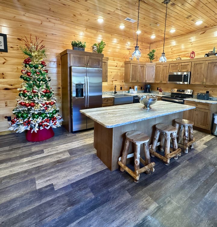 New Cabin Inthe Heart Of Pigeon Forge - Pigeon Forge, TN