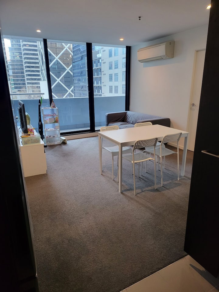 Melbourne Star Room1 - Cremorne