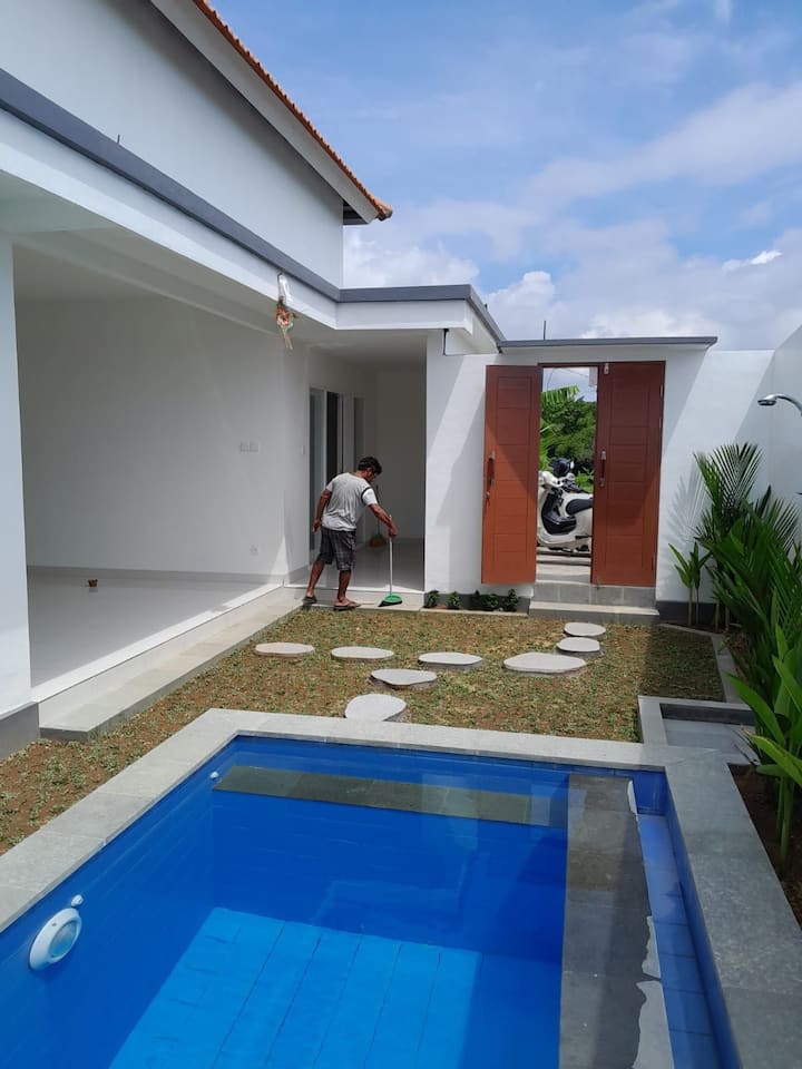 Rent For Villa In Canggu Per Year! - Sidemen
