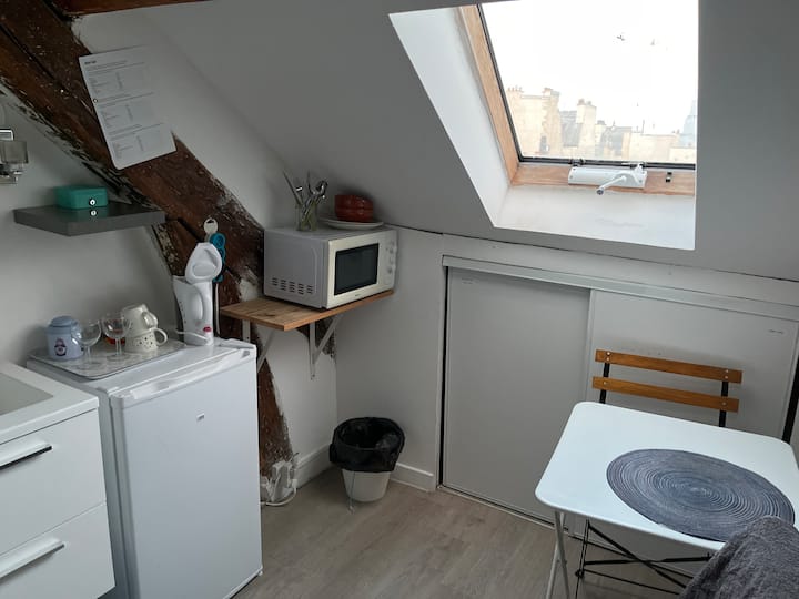 Petit Studio Indépendant éQuipé - Paris