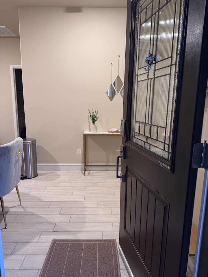 Private Entrance/ No Fees/ Long Stay Discounts - California