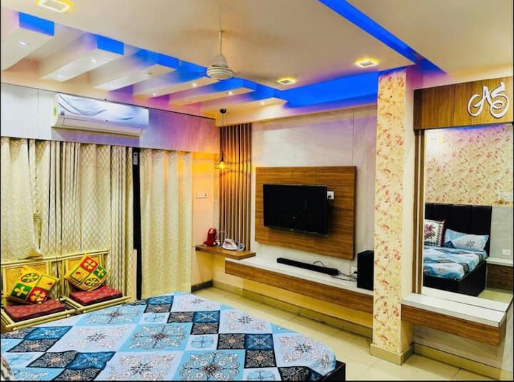 Kashi Courtyard - Waranasi